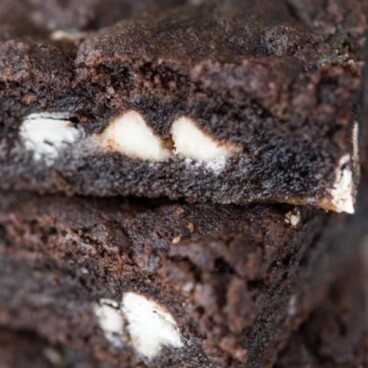 Gooey Oreo Cookie Bars Recipe - Crazy for Crust