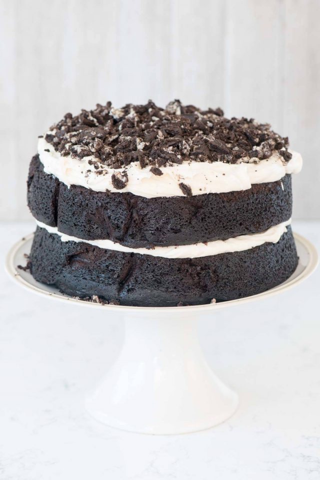 Extreme Cookies 'n Cream Oreo Cake - Crazy for Crust