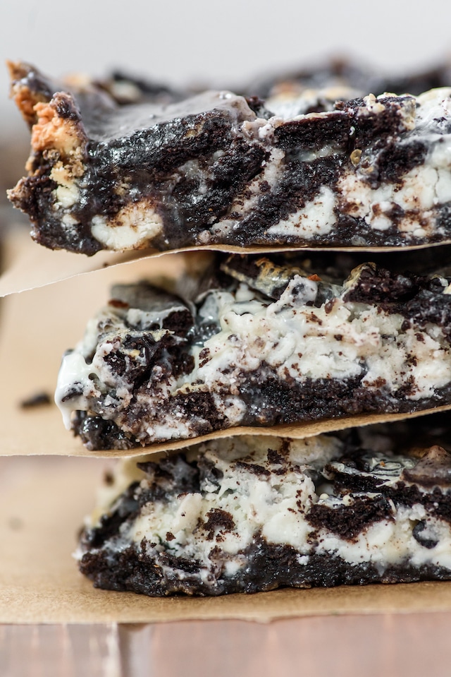 Oreo Magic Bars (Cookies 'n Cream) - Crazy for Crust