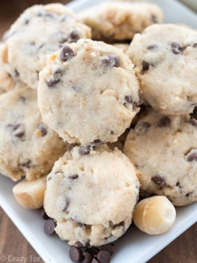Macadamia Chocolate Chip Shortbread Cookies - Crazy for Crust