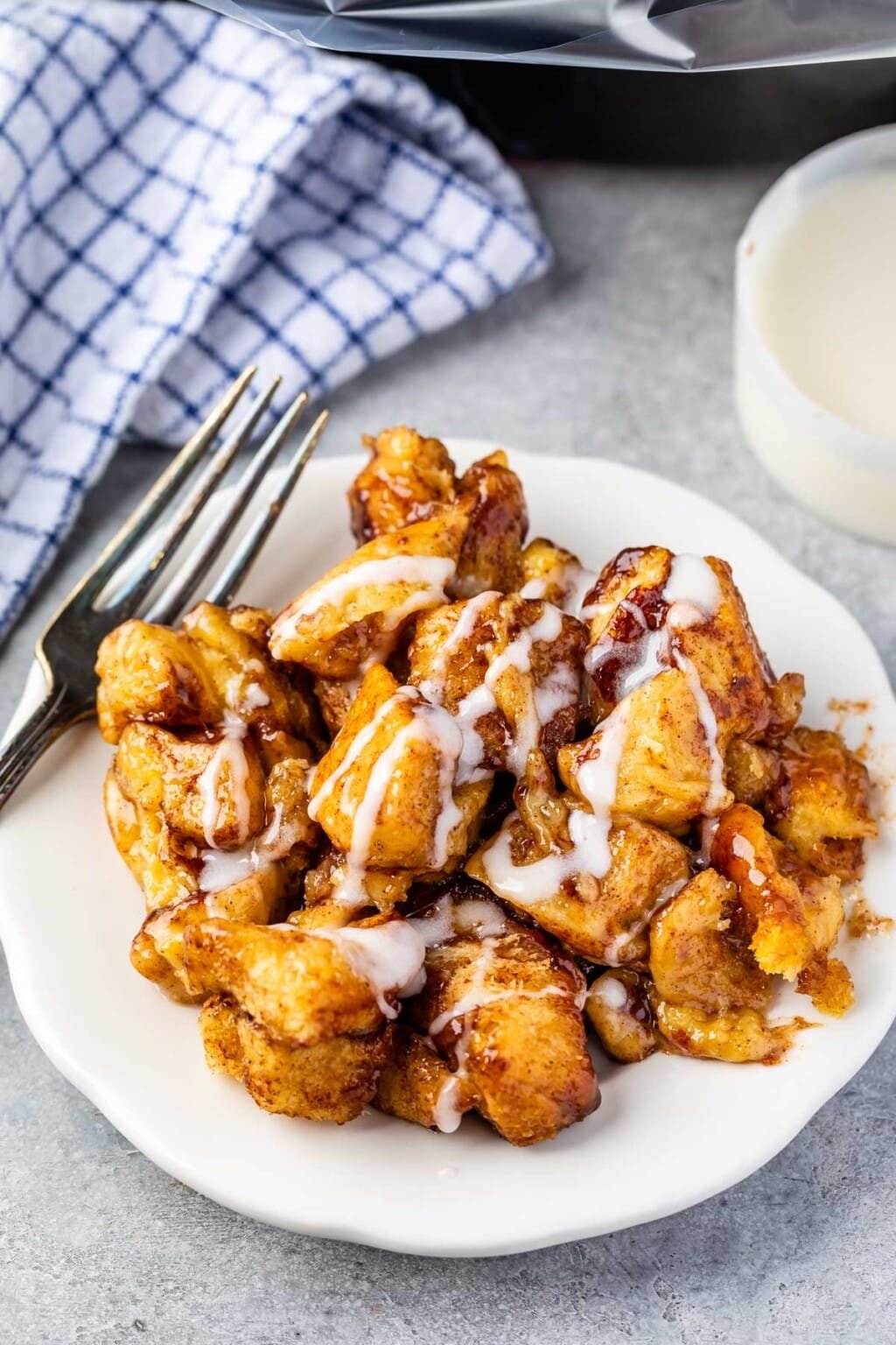 Slow Cooker Cinnamon Roll Monkey Bread - Crazy for Crust