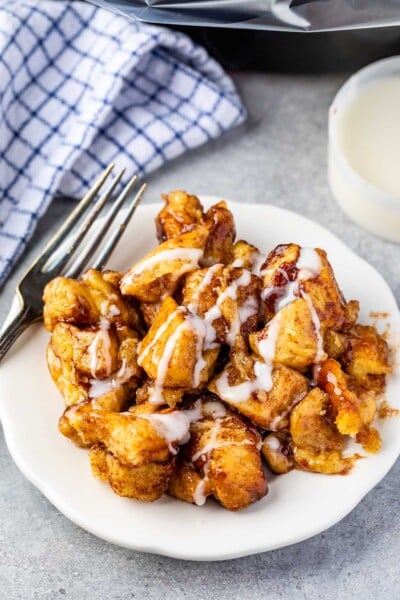 Slow Cooker Cinnamon Roll Monkey Bread - Crazy for Crust