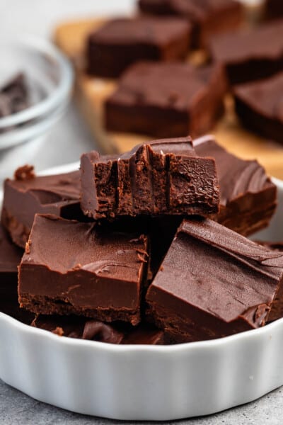 2 Ingredient Fudge (5 minute fudge) - Crazy for Crust