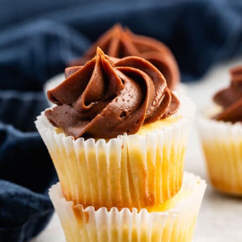 Easy Mini Cupcakes from scratch - Crazy for Crust